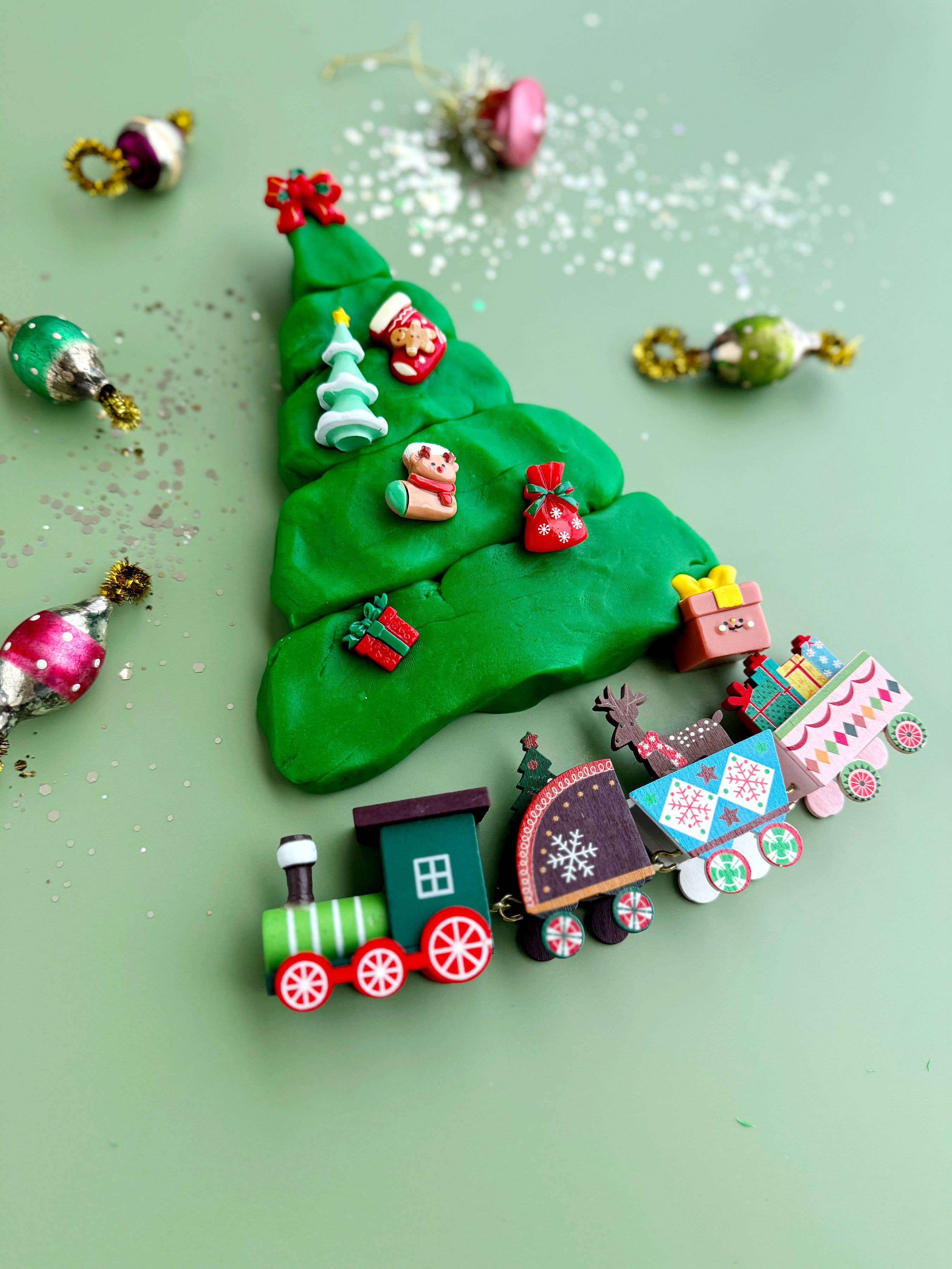 Christmas Train Sensory Play Dough Play Kit – Flying Pig Toys